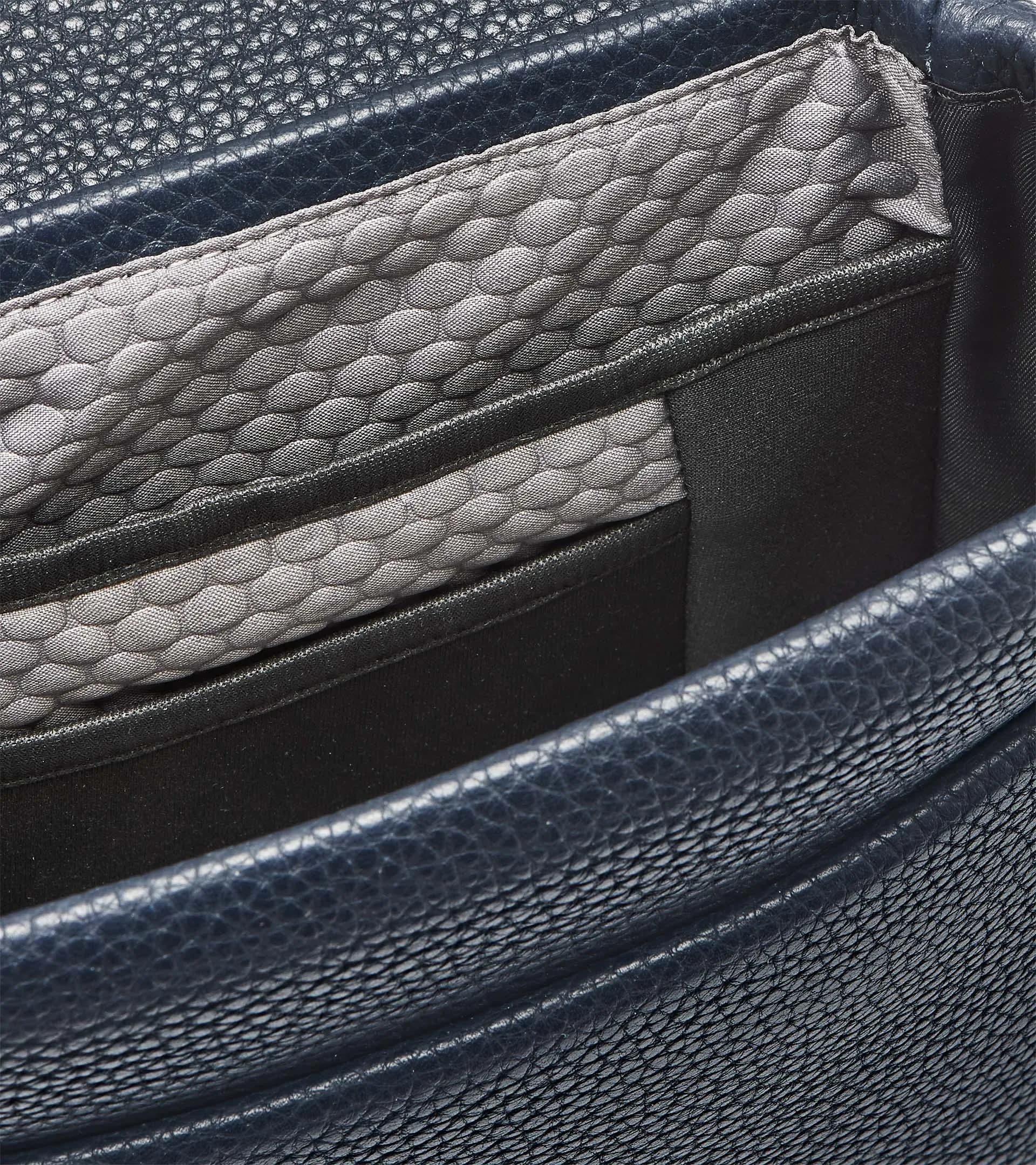 Cervo 2.1 Shoulder Bag XSVF | PORSCHE SHOP